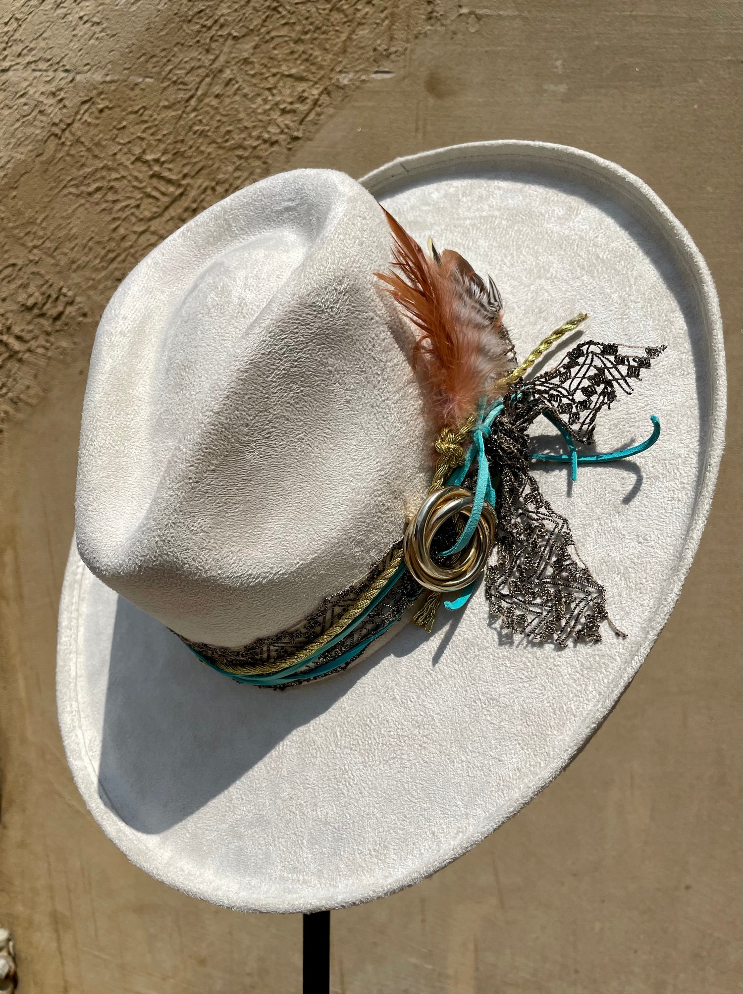 LS Upcycled Vintage Leather Trim Pin Hat – Libby Story